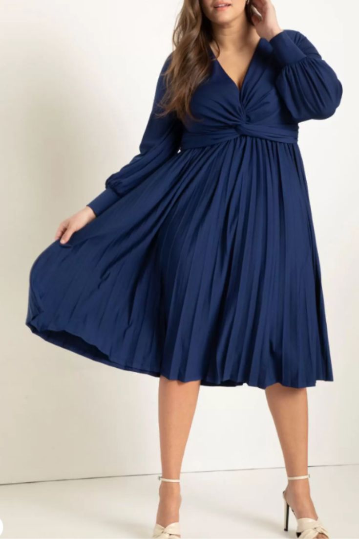 Styling Tips for Plus Size Apple Shapes - Alexa Webb